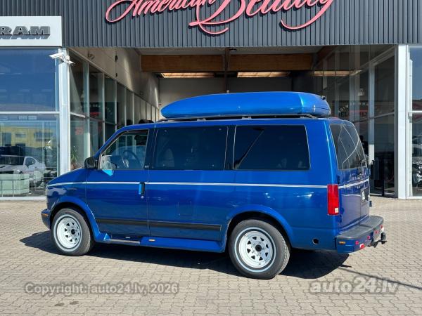 Blue GMC Safari 1995 in Tallinn, with an engine capacity of 4.30 L and mileage of 371 thousand km for 5900 €, photo 6 on AUTOMOTO.COM.LV