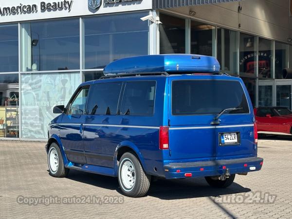 Blue GMC Safari 1995 in Tallinn, with an engine capacity of 4.30 L and mileage of 371 thousand km for 5900 €, photo 7 on AUTOMOTO.COM.LV