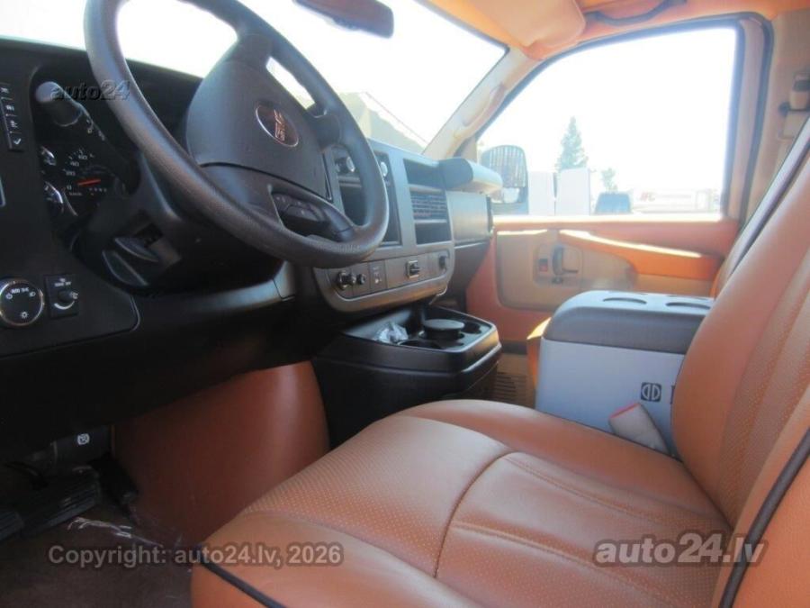 Melns GMC Savana 2016 Tallina, ar dzinēja tilpumu 6.00 L un nobraukumu 18 tūkst. km par 55700 €, foto 15 vietnē AUTOMOTO.COM.LV