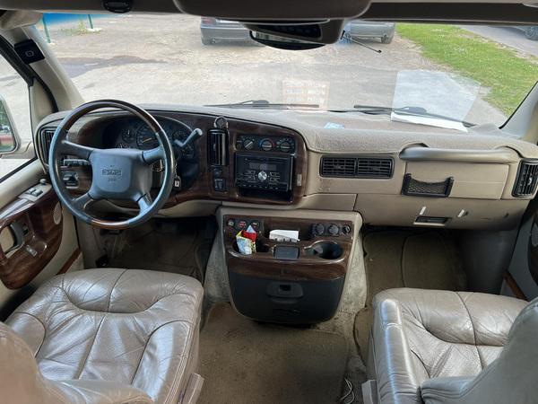 GMC Savana 1999 in Narva, with an engine capacity of 5.70 L and mileage of 188 thousand km for 5799 €, photo 9 on AUTOMOTO.COM.LV