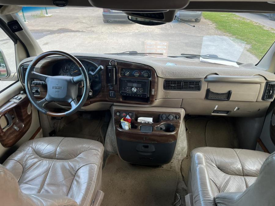 GMC Savana 1999 in Narva, with an engine capacity of 5.70 L and mileage of 188 thousand km for 5799 €, photo 10 on AUTOMOTO.COM.LV