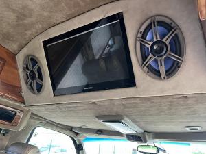 GMC Savana 1999 in Narva, with an engine capacity of 5.70 L and mileage of 188 thousand km for 5799 €, photo 14 on AUTOMOTO.COM.LV