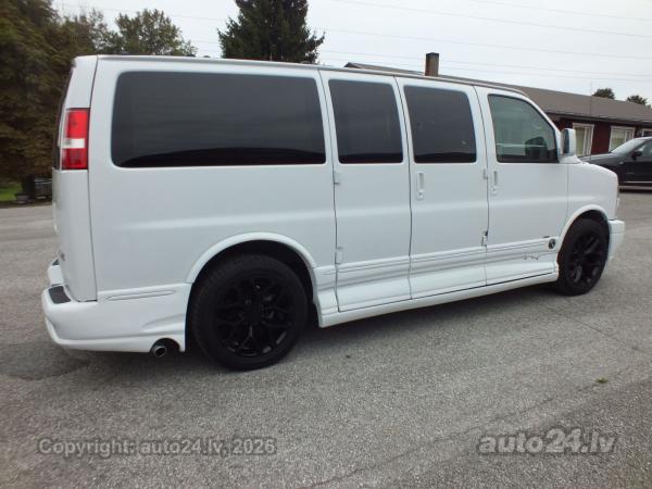 GMC Savana 2007 Otepē vietnē Balts GMC Savana 2007 Otepē, ar dzinēja tilpumu 5.30 L un nobraukumu 149 tūkst. km par 21800 €, foto 3 vietnē AUTOMOTO.COM.LV