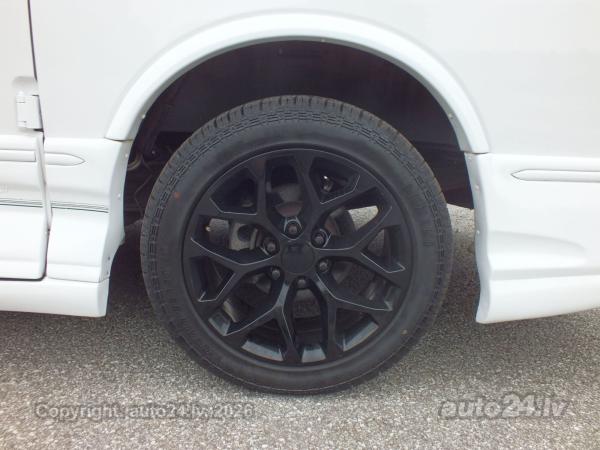 GMC Savana 2007 Otepē vietnē Balts GMC Savana 2007 Otepē, ar dzinēja tilpumu 5.30 L un nobraukumu 149 tūkst. km par 21800 €, foto 10 vietnē AUTOMOTO.COM.LV