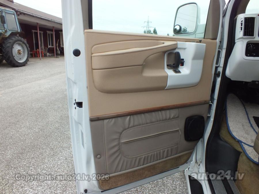 White GMC Savana 2007 in Otepaa, with an engine capacity of 5.30 L and mileage of 149 thousand km for 21800 €, photo 12 on AUTOMOTO.COM.LV