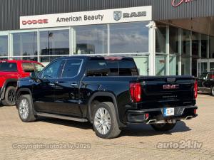 Black GMC Sierra 2020 in Tallinn, with an engine capacity of 6.20 L and mileage of 99 thousand km for 55900 €, photo 7 on AUTOMOTO.COM.LV