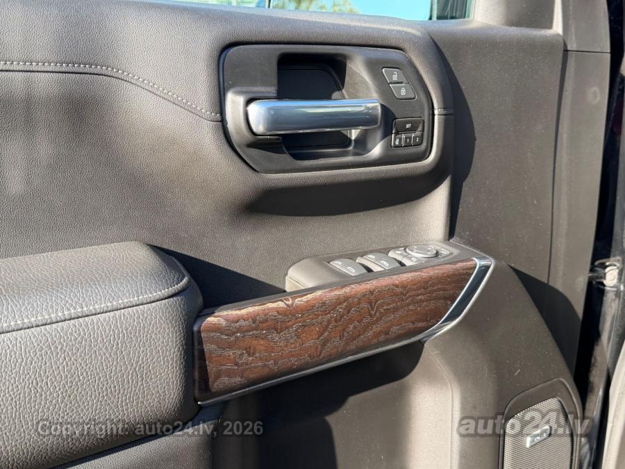 Black GMC Sierra 2020 in Tallinn, with an engine capacity of 6.20 L and mileage of 99 thousand km for 55900 €, photo 11 on AUTOMOTO.COM.LV