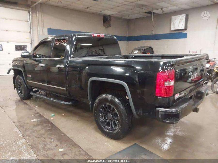 Melns GMC Sierra 2015 Klaipėda, ar dzinēja tilpumu 5.30 L un nobraukumu 172 tūkst. km par 13310 €, foto 3 vietnē AUTOMOTO.COM.LV