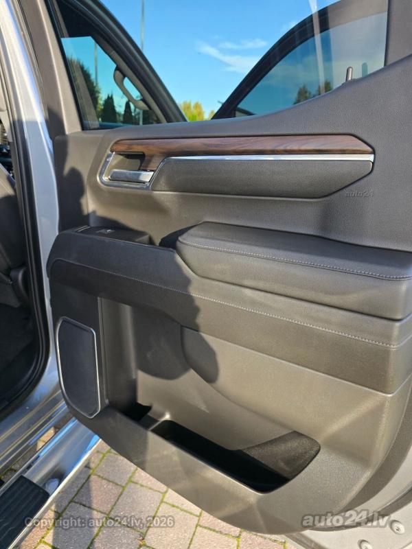 Pelēks GMC Sierra 2023 Rīga, ar dzinēja tilpumu 3.00 L un nobraukumu 31 tūkst. km par 59900 €, foto 11 vietnē AUTOMOTO.COM.LV