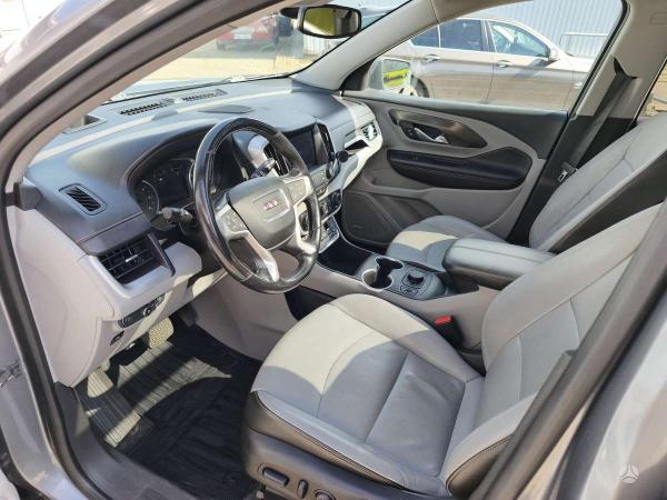 GMC Terrain 2019 in Klaipeda on AUTOMOTO.COM.LV Grey GMC Terrain 2019 in Klaipeda, with an engine capacity of 1.60 L and mileage of 213 thousand km for 14800 €, photo 11 on AUTOMOTO.COM.LV