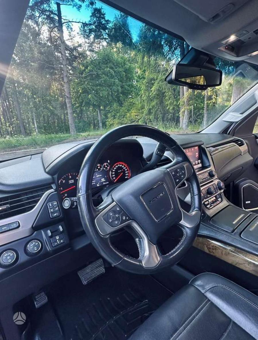 Black GMC Yukon 2016 in Pasvalys, with an engine capacity of 6.16 L and mileage of 290 thousand km for 22500 €, photo 7 on AUTOMOTO.COM.LV