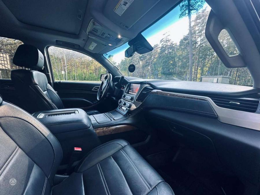 Black GMC Yukon 2016 in Pasvalys, with an engine capacity of 6.16 L and mileage of 290 thousand km for 22500 €, photo 8 on AUTOMOTO.COM.LV