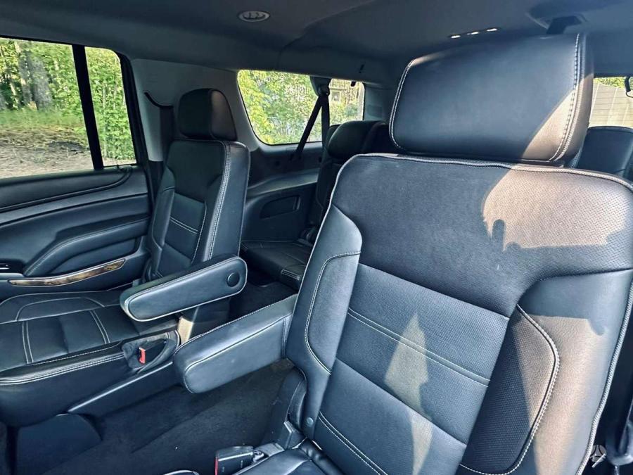 Black GMC Yukon 2016 in Pasvalys, with an engine capacity of 6.16 L and mileage of 290 thousand km for 22500 €, photo 10 on AUTOMOTO.COM.LV