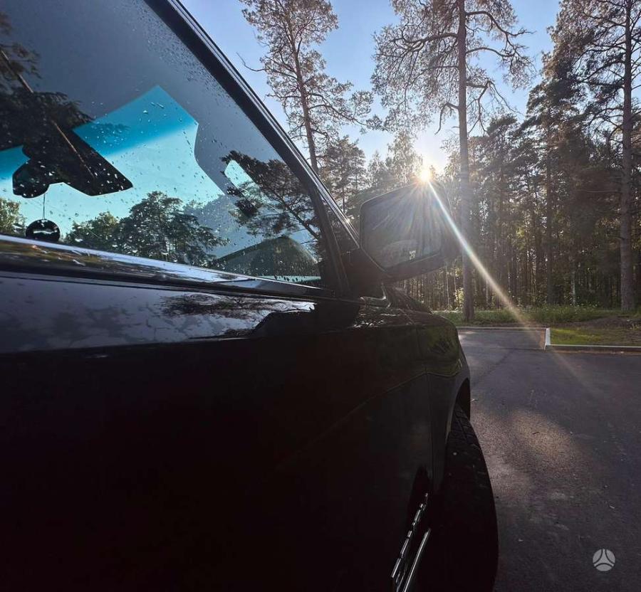 Black GMC Yukon 2016 in Pasvalys, with an engine capacity of 6.16 L and mileage of 290 thousand km for 22500 €, photo 15 on AUTOMOTO.COM.LV