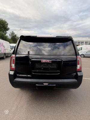 Melns GMC Yukon 2017 Viļņa, ar dzinēja tilpumu 5.30 L un nobraukumu 265 tūkst. km par 18000 €, foto 5 vietnē AUTOMOTO.COM.LV
