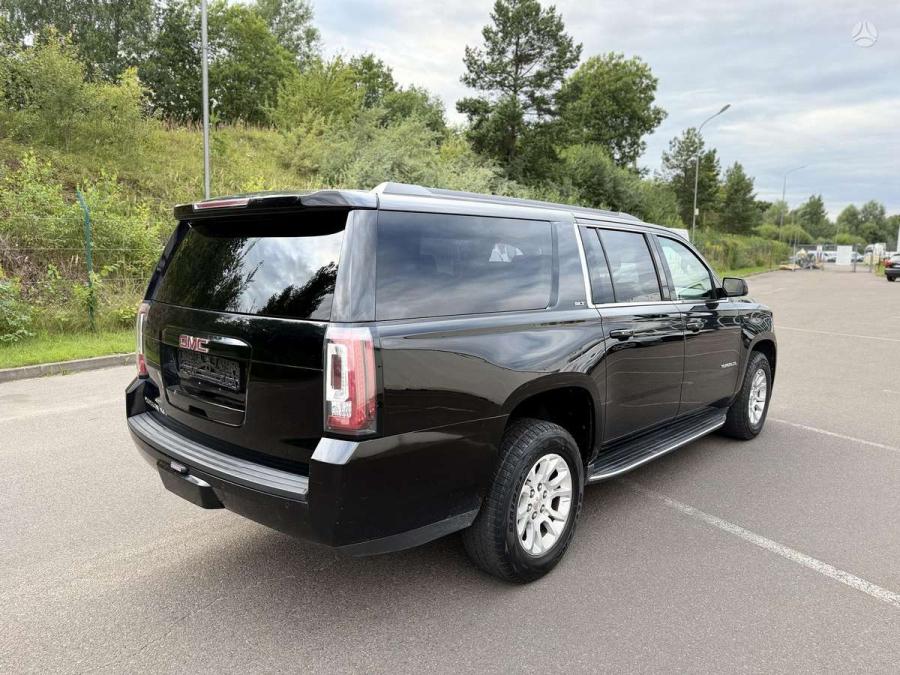 Melns GMC Yukon 2017 Viļņa, ar dzinēja tilpumu 5.30 L un nobraukumu 265 tūkst. km par 18000 €, foto 6 vietnē AUTOMOTO.COM.LV
