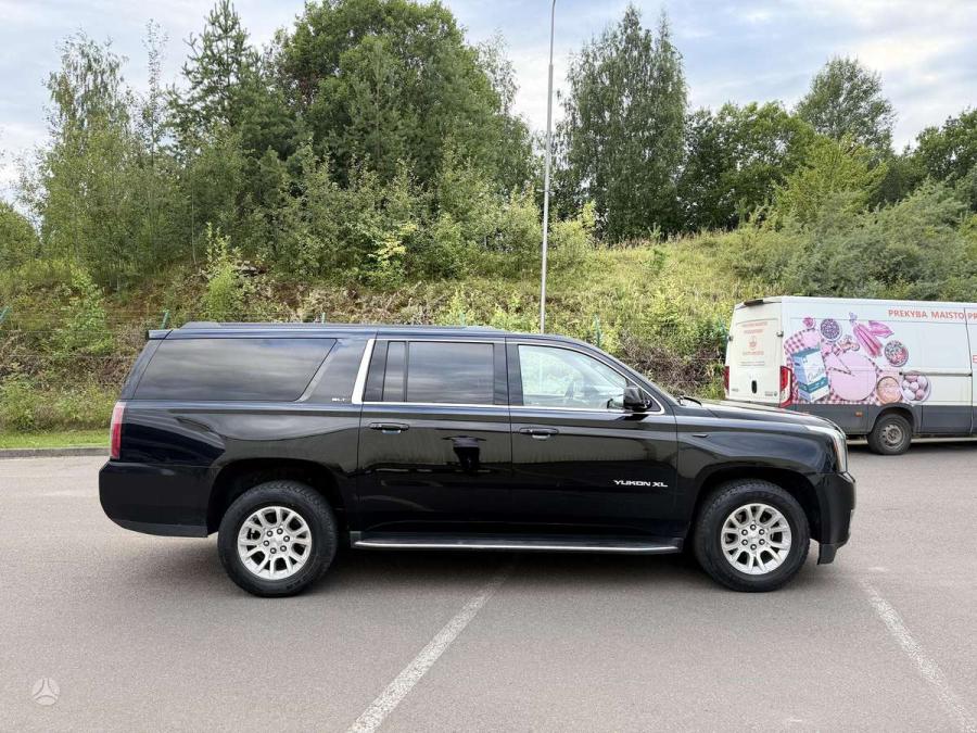 Melns GMC Yukon 2017 Viļņa, ar dzinēja tilpumu 5.30 L un nobraukumu 265 tūkst. km par 18000 €, foto 8 vietnē AUTOMOTO.COM.LV