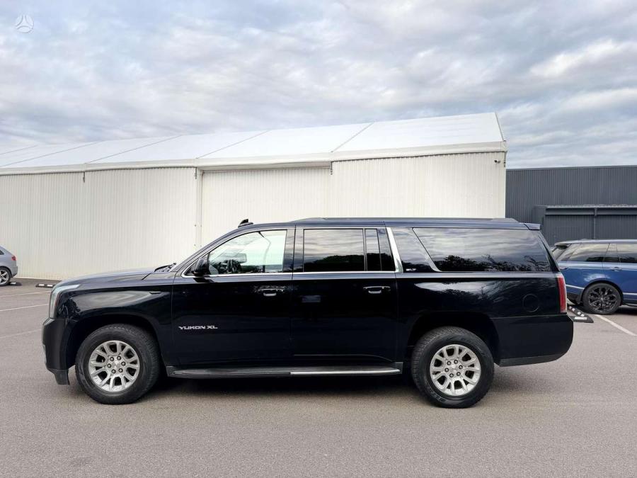 Melns GMC Yukon 2017 Viļņa, ar dzinēja tilpumu 5.30 L un nobraukumu 265 tūkst. km par 18000 €, foto 9 vietnē AUTOMOTO.COM.LV