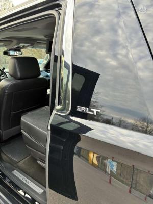 Melns GMC Yukon 2017 Viļņa, ar dzinēja tilpumu 5.30 L un nobraukumu 265 tūkst. km par 18000 €, foto 10 vietnē AUTOMOTO.COM.LV