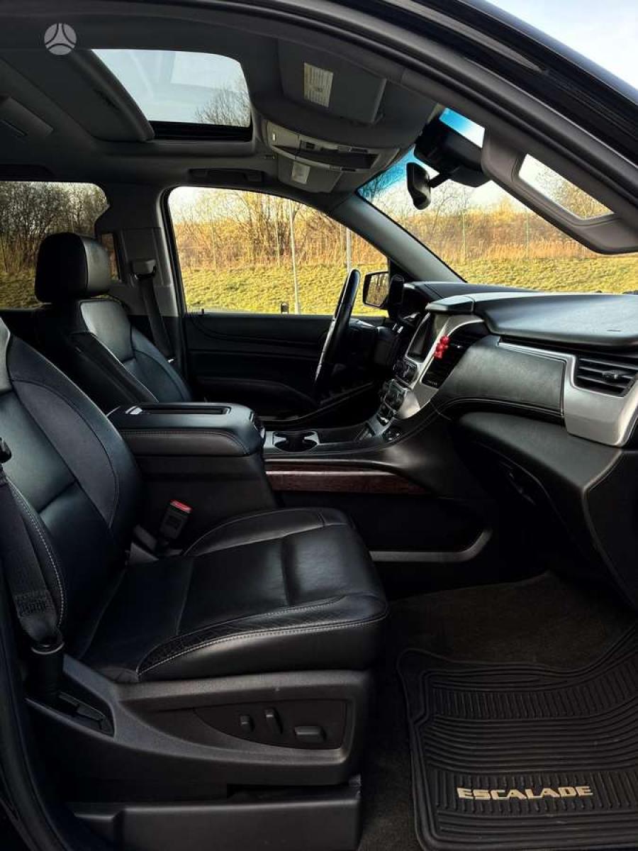 Melns GMC Yukon 2017 Viļņa, ar dzinēja tilpumu 5.30 L un nobraukumu 265 tūkst. km par 18000 €, foto 12 vietnē AUTOMOTO.COM.LV