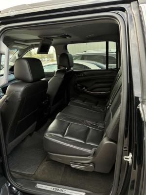 Melns GMC Yukon 2017 Viļņa, ar dzinēja tilpumu 5.30 L un nobraukumu 265 tūkst. km par 18000 €, foto 14 vietnē AUTOMOTO.COM.LV