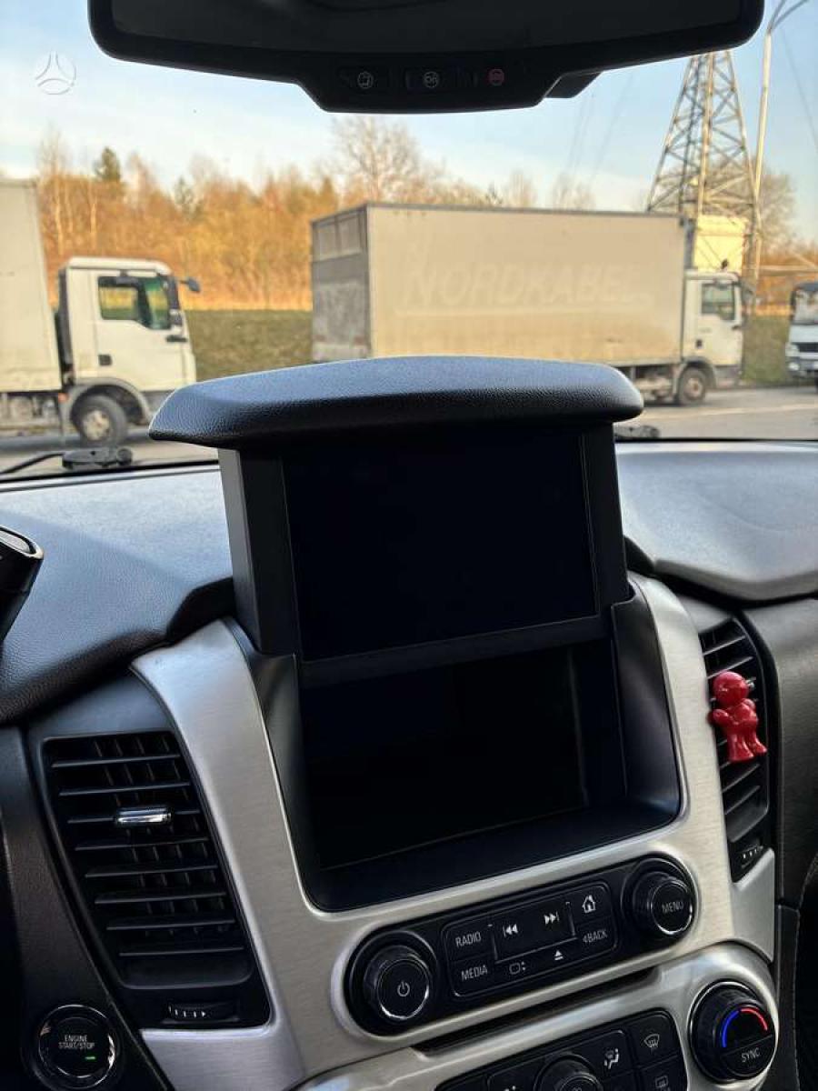 Melns GMC Yukon 2017 Viļņa, ar dzinēja tilpumu 5.30 L un nobraukumu 265 tūkst. km par 18000 €, foto 16 vietnē AUTOMOTO.COM.LV