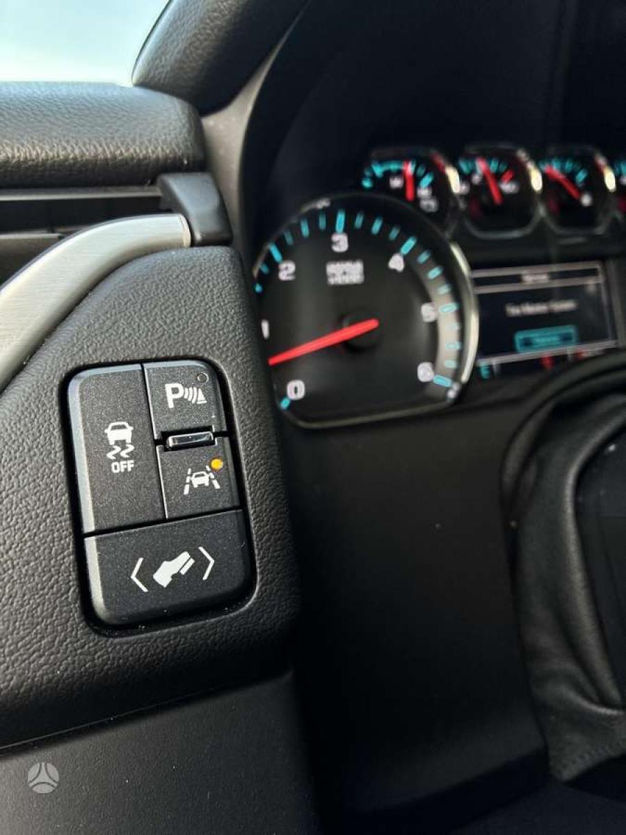 Melns GMC Yukon 2017 Viļņa, ar dzinēja tilpumu 5.30 L un nobraukumu 265 tūkst. km par 18000 €, foto 18 vietnē AUTOMOTO.COM.LV