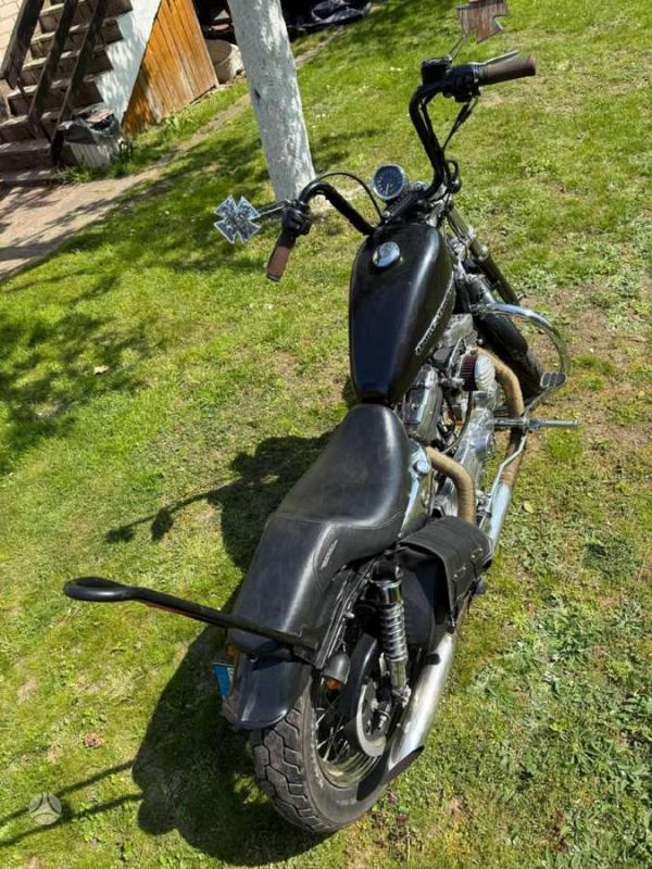 Black Harley-Davidson 883 2001 in Kaunas, with an engine capacity of 0.80 L and mileage of 15 thousand km for 4650 €, photo 3 on AUTOMOTO.COM.LV