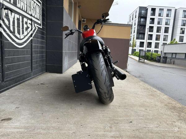 Red Harley-Davidson 883 2017 in Vilnius, with an engine capacity of 0.88 L and mileage of 9 thousand km for 9490 €, photo 11 on AUTOMOTO.COM.LV