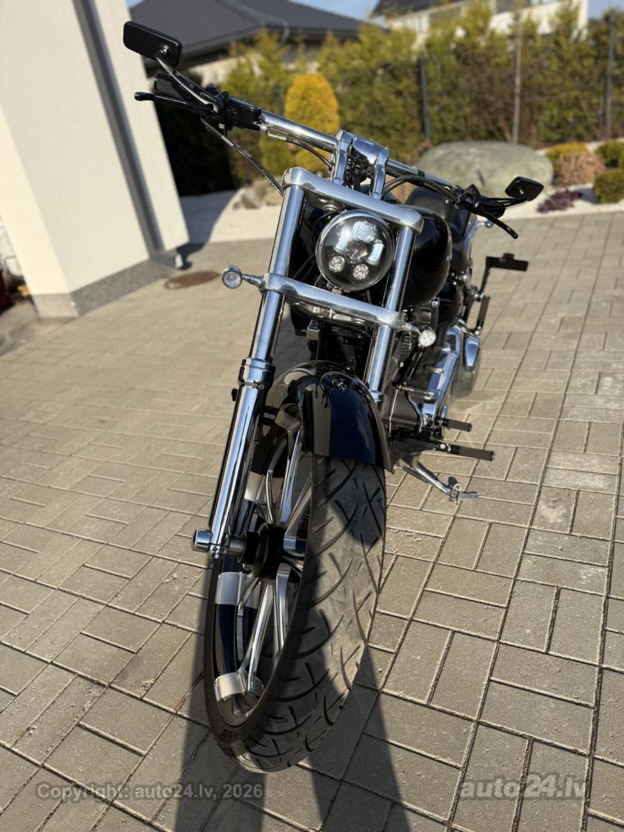 Melns Harley-Davidson Breakout 2014 Tallina, ar dzinēja tilpumu 1.69 L un nobraukumu 26 tūkst. km par 19900 €, foto 6 vietnē AUTOMOTO.COM.LV