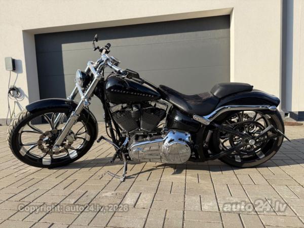 Melns Harley-Davidson Breakout 2014 Tallina, ar dzinēja tilpumu 1.69 L un nobraukumu 26 tūkst. km par 19900 €, foto 8 vietnē AUTOMOTO.COM.LV