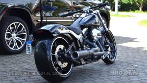 Black Harley-Davidson Breakout 2016 in Tallinn, with an engine capacity of 1.69 L and mileage of 8 thousand km for 15400 €, photo 5 on AUTOMOTO.COM.LV