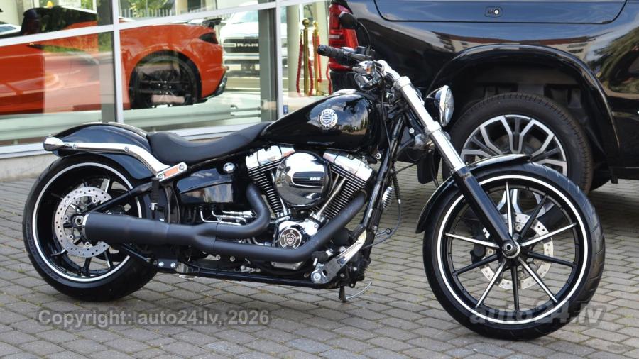 Black Harley-Davidson Breakout 2016 in Tallinn, with an engine capacity of 1.69 L and mileage of 8 thousand km for 15400 €, photo 6 on AUTOMOTO.COM.LV