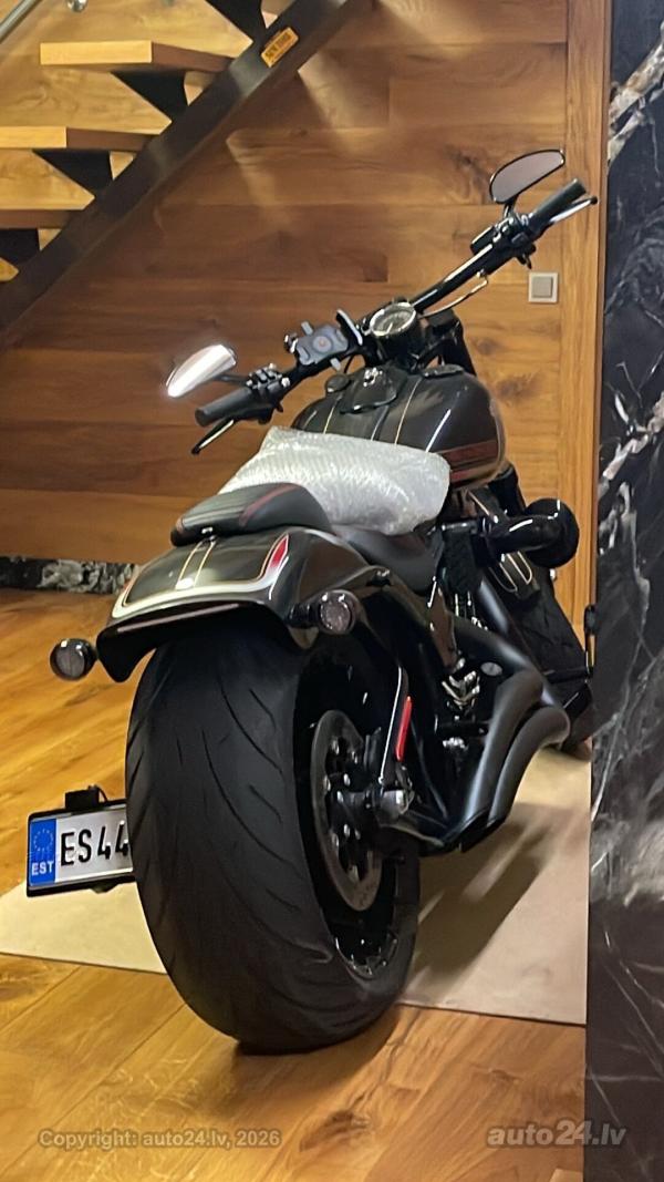 Black Harley-Davidson Breakout 2017 in Tallinn, with an engine capacity of 1.69 L and mileage of 21 thousand km for 20500 €, photo 5 on AUTOMOTO.COM.LV