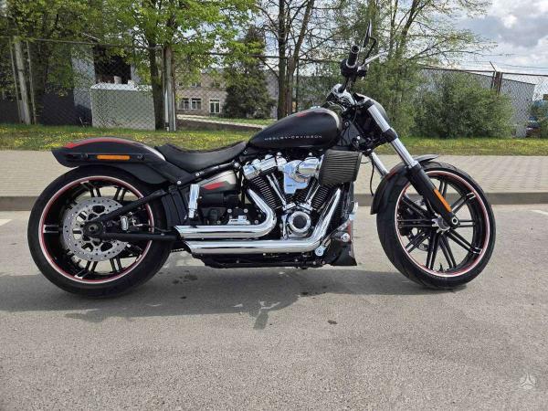 Black Harley-Davidson Breakout 2019 in Kaunas, with an engine capacity of 1.90 L and mileage of 8 thousand km for 18500 €, photo 1 on AUTOMOTO.COM.LV