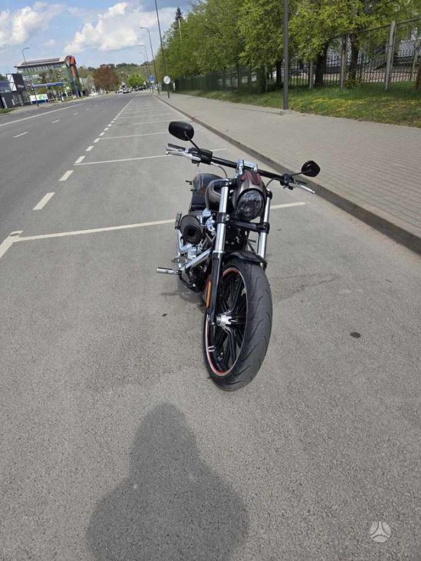 Black Harley-Davidson Breakout 2019 in Kaunas, with an engine capacity of 1.90 L and mileage of 8 thousand km for 18500 €, photo 2 on AUTOMOTO.COM.LV