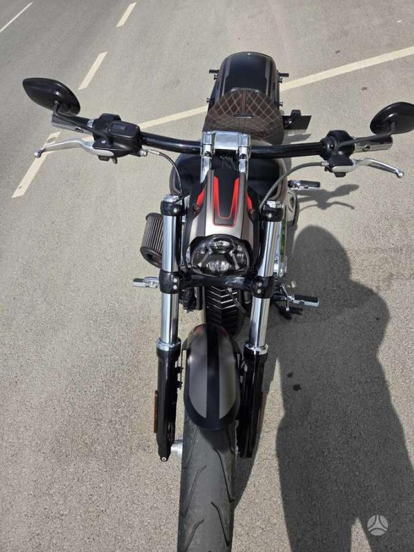 Black Harley-Davidson Breakout 2019 in Kaunas, with an engine capacity of 1.90 L and mileage of 8 thousand km for 18500 €, photo 5 on AUTOMOTO.COM.LV