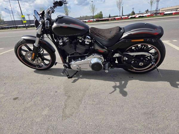 Black Harley-Davidson Breakout 2019 in Kaunas, with an engine capacity of 1.90 L and mileage of 8 thousand km for 18500 €, photo 7 on AUTOMOTO.COM.LV