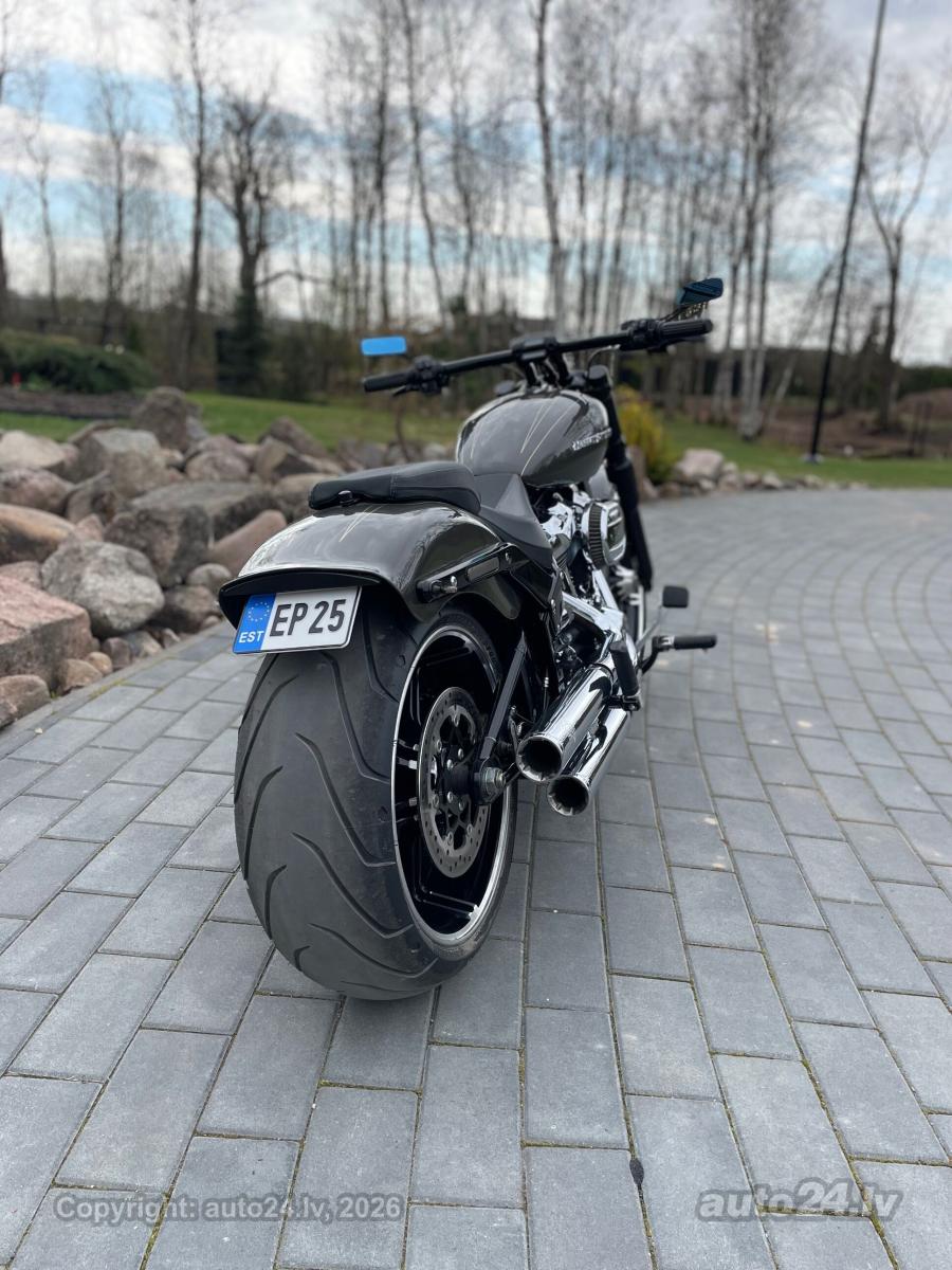 Grey Harley-Davidson Breakout 2019 in Tartu, with an engine capacity of 1.87 L and mileage of 11 thousand km for 23499 €, photo 5 on AUTOMOTO.COM.LV
