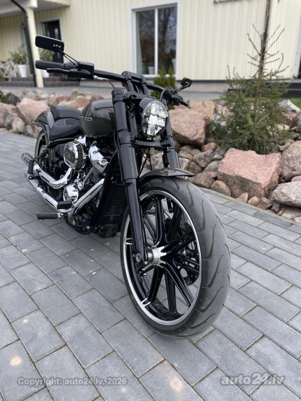 Pelēks Harley-Davidson Breakout 2019 Tartu, ar dzinēja tilpumu 1.87 L un nobraukumu 11 tūkst. km par 23499 €, foto 5 vietnē AUTOMOTO.COM.LV