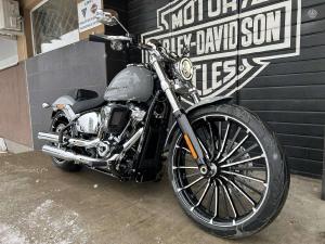 Grey Harley-Davidson Breakout 2025 in Vilnius, with an engine capacity of 1.92 L and mileage of 0 thousand km for 29960 €, photo 3 on AUTOMOTO.COM.LV