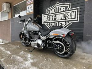 Grey Harley-Davidson Breakout 2025 in Vilnius, with an engine capacity of 1.92 L and mileage of 0 thousand km for 29960 €, photo 7 on AUTOMOTO.COM.LV