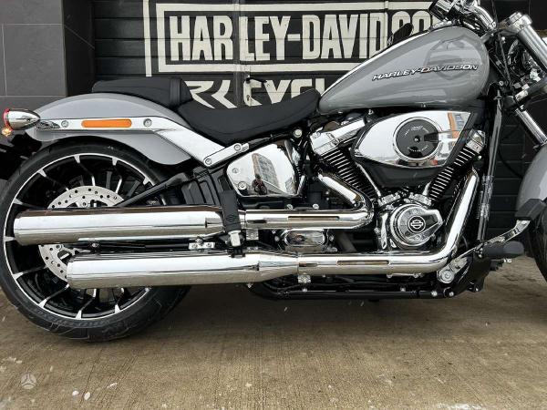 Grey Harley-Davidson Breakout 2025 in Vilnius, with an engine capacity of 1.92 L and mileage of 0 thousand km for 29960 €, photo 8 on AUTOMOTO.COM.LV