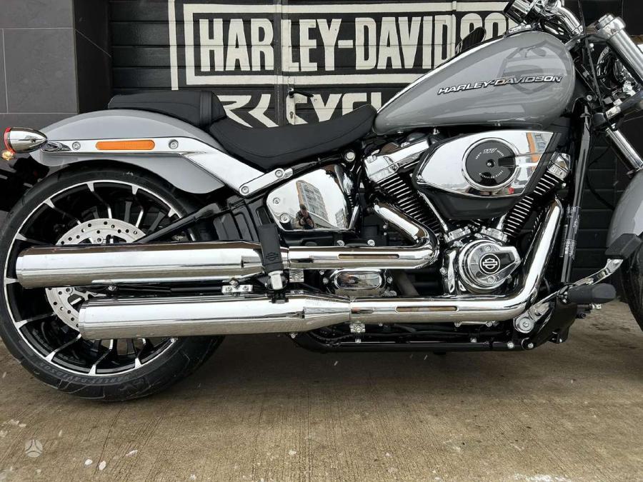 Grey Harley-Davidson Breakout 2025 in Vilnius, with an engine capacity of 1.92 L and mileage of 0 thousand km for 29960 €, photo 8 on AUTOMOTO.COM.LV