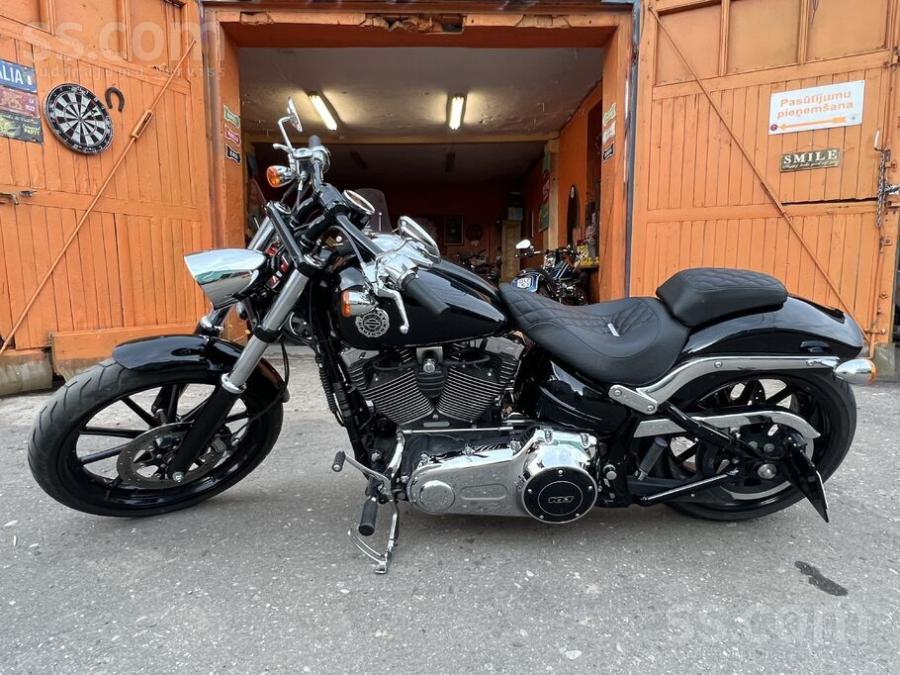 Harley-Davidson Breakout 2014 in Riga, with an engine capacity of 1.70 L and mileage of 0 thousand km for 17777 €, photo 1 on AUTOMOTO.COM.LV