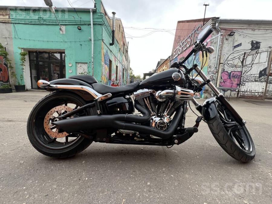 Harley-Davidson Breakout 2014 in Riga, with an engine capacity of 1.70 L and mileage of 0 thousand km for 17777 €, photo 3 on AUTOMOTO.COM.LV