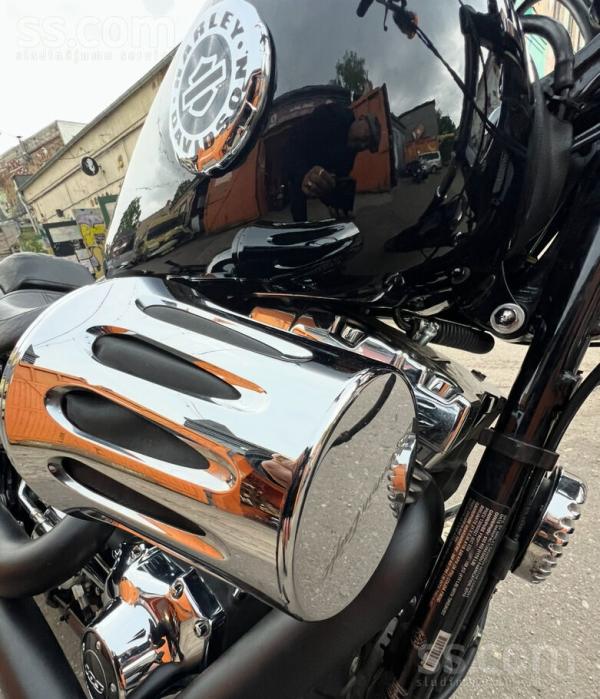 Harley-Davidson Breakout 2014 Rīga, ar dzinēja tilpumu 1.70 L un nobraukumu 0 tūkst. km par 17777 €, foto 5 vietnē AUTOMOTO.COM.LV