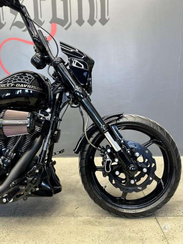 Harley-Davidson Breakout 2017 in Kaunas, with an engine capacity of 1.80 L and mileage of 8 thousand km for 18800 €, photo 11 on AUTOMOTO.COM.LV
