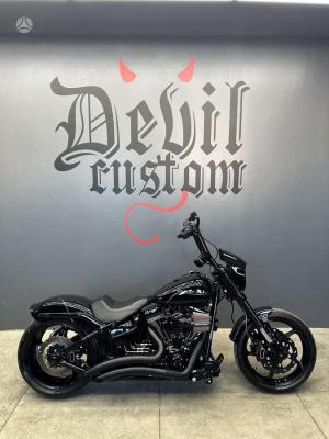 Harley-Davidson Breakout 2017 Kauņa, ar dzinēja tilpumu 1.80 L un nobraukumu 9 tūkst. km par 18500 €, foto  vietnē AUTOMOTO.COM.LV