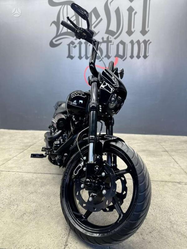 Harley-Davidson Breakout 2017 in Kaunas, with an engine capacity of 1.80 L and mileage of 9 thousand km for 18500 €, photo 3 on AUTOMOTO.COM.LV